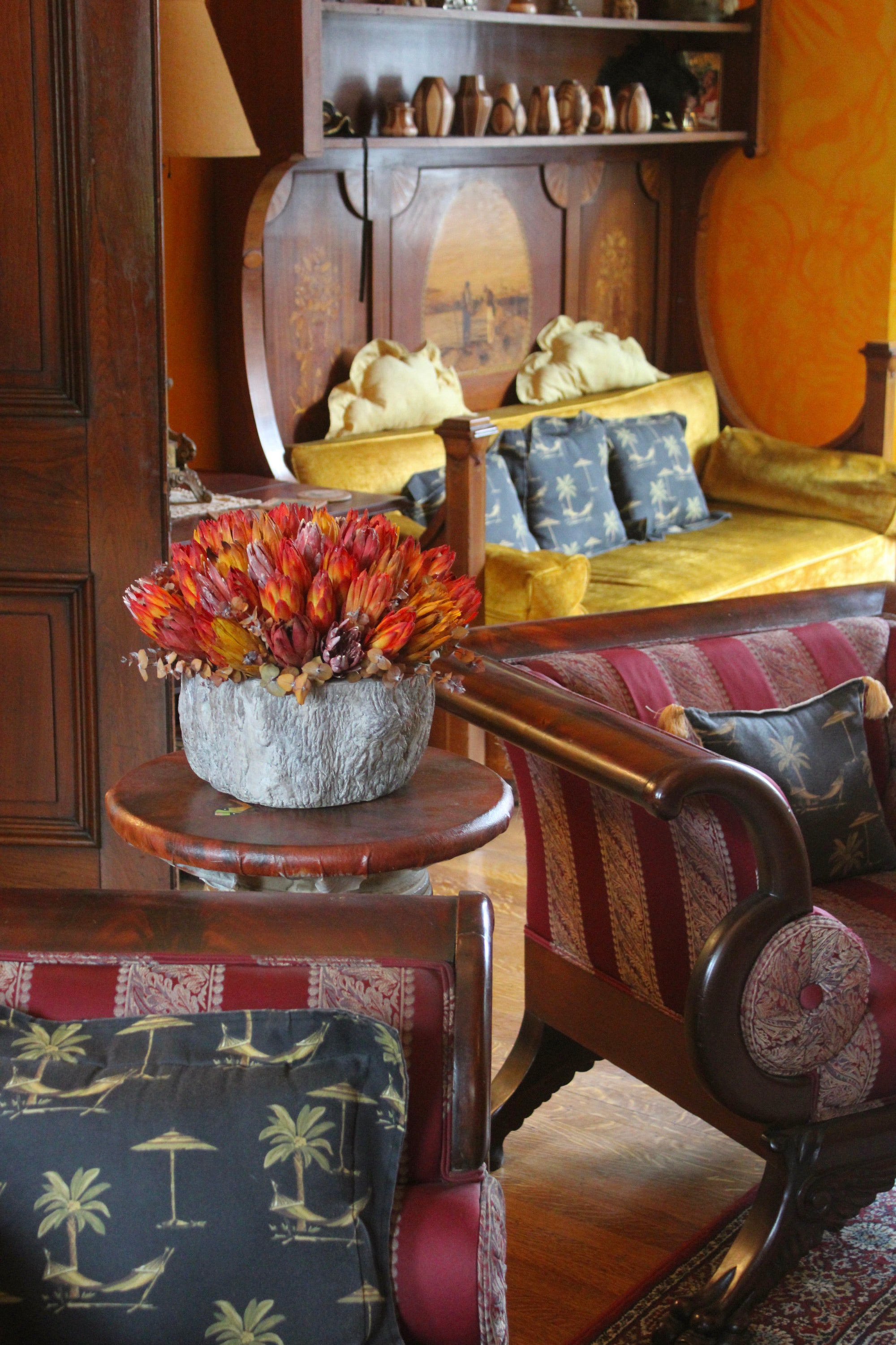 6 Popular Floral Styles For The Traditional Home – Roxanne's Dried Flowers