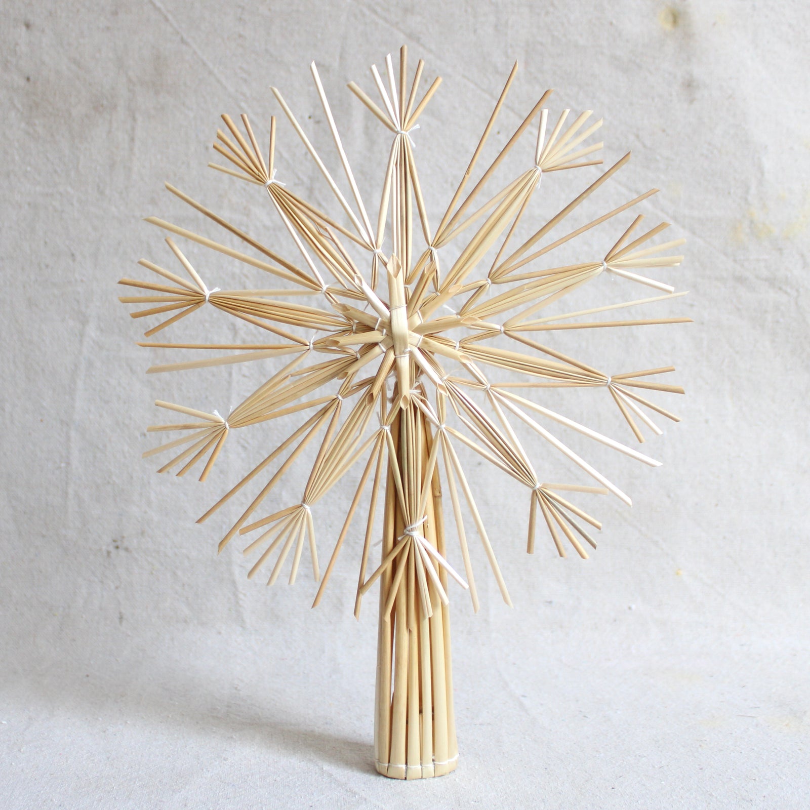 Tree Topper - Straw – Roxanne's Dried Flowers